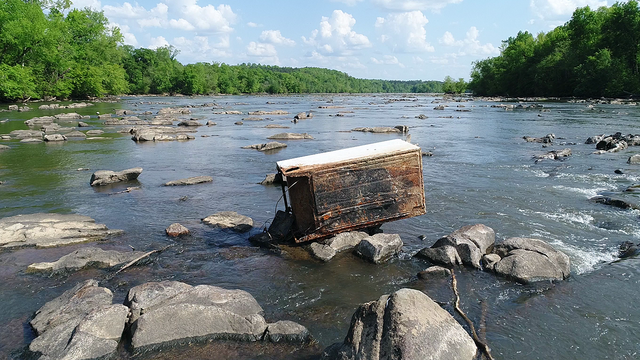 9 investigates tons of trash piling up on the Catawba River | WSOC-TV